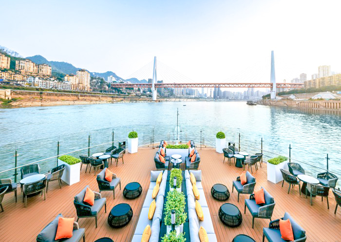 Century Oasis - Big, New, 5-Star Century Cruise Ship on Yangtze River