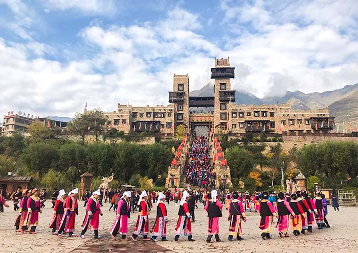 10 Days Chengdu Jiuzhaigou Zhangjiajie National Parks Tour